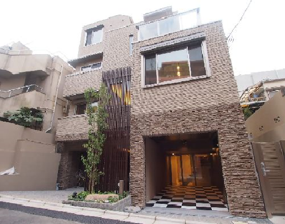 AZABU GARAGE HOUSE : Luxury Apartment in Minato - HouseRep Tokyo