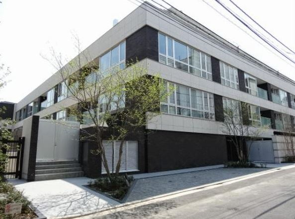 PREMIST MINAMIAOYAMA : Luxury Apartment in Minato - HouseRep Tokyo