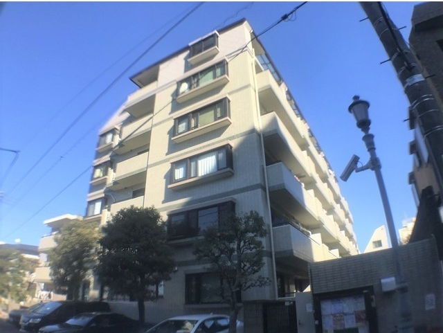 ITOPIA ICHIGAYA YAMABUSHICHO : Luxury Apartment in Shinjuku - HouseRep ...