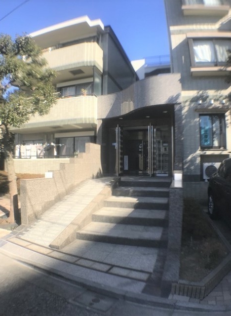 ITOPIA ICHIGAYA YAMABUSHICHO : Luxury Apartment in Shinjuku - HouseRep ...